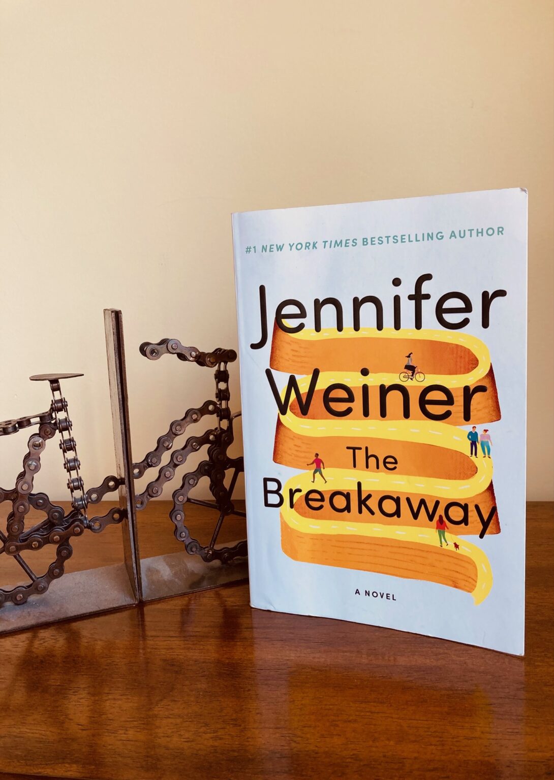 Book Review: The Breakaway by Jennifer Weiner - I've Read This
